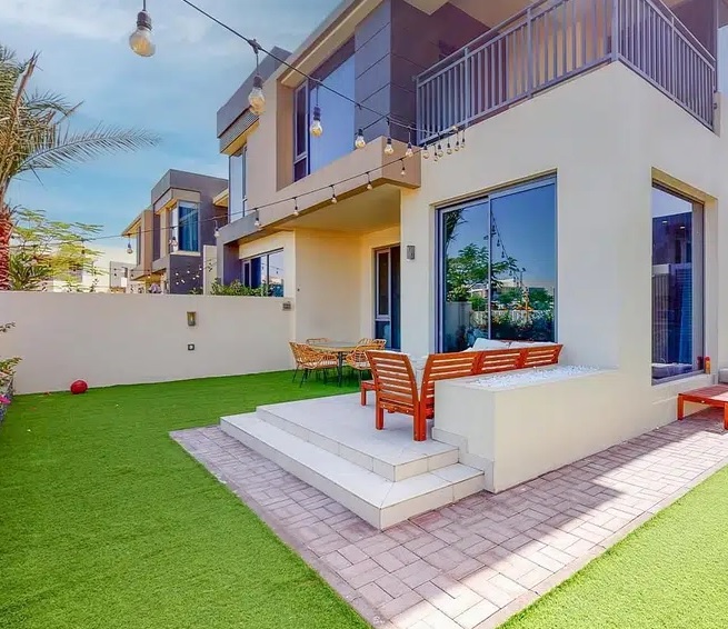 TOWNHOUSE FOR SALE IN MAPLE 2 PAY NO COMMISSION | DirectSB